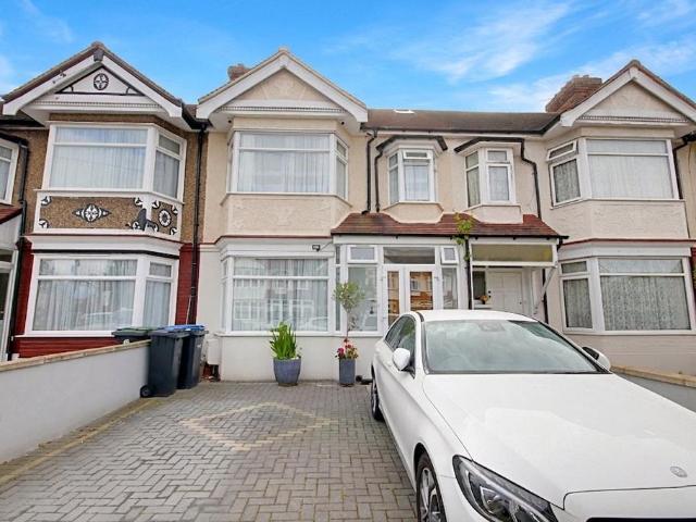 4 bedroom terraced house for sale