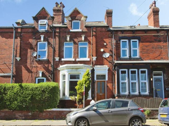 4 bedroom terraced house for sale