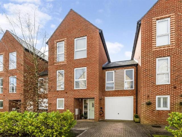 4 bedroom terraced house for sale