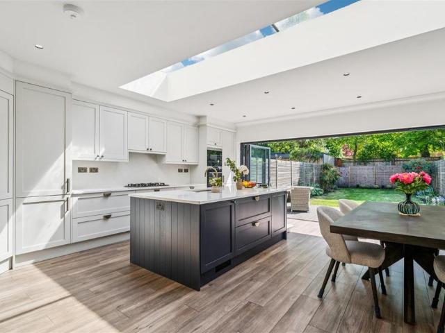 4 bedroom terraced house for sale