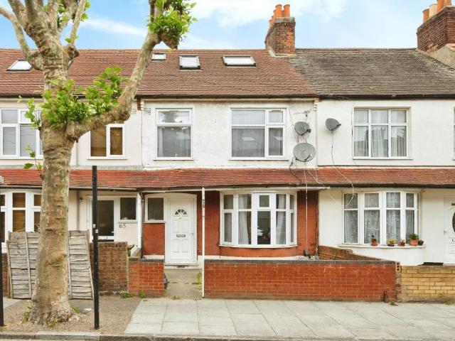 4 bedroom terraced house for sale