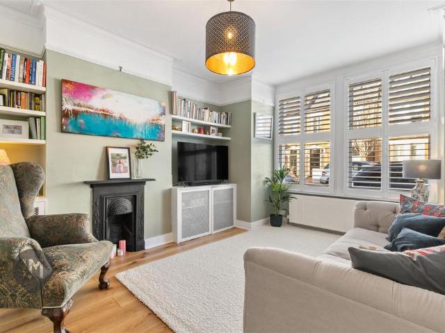 4 bedroom terraced house for sale