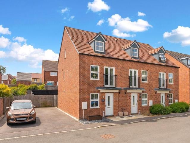 4 bedroom terraced house for sale
