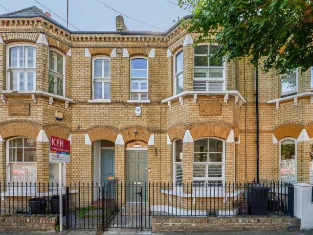 4 bedroom terraced house for sale
