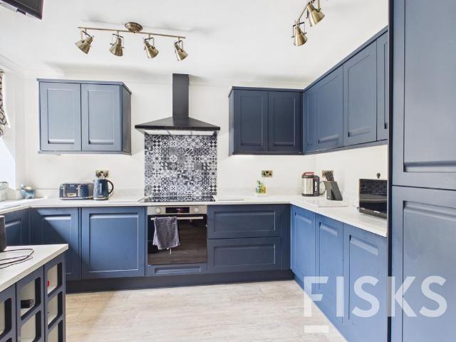 4 bedroom terraced house for sale