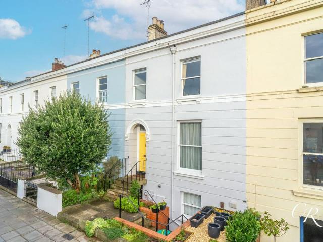 4 bedroom terraced house for sale