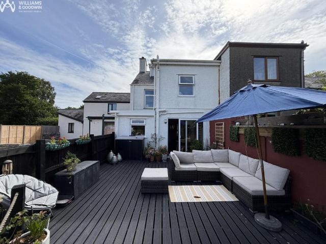 4 bedroom terraced house for sale