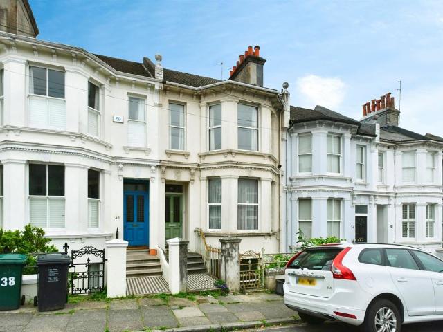 4 bedroom terraced house for sale
