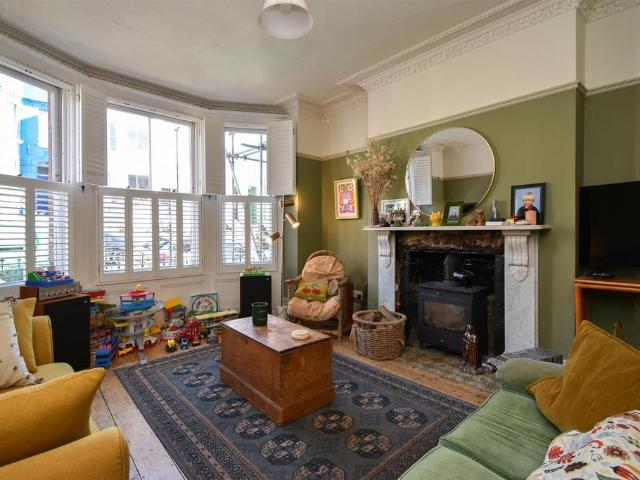 4 bedroom terraced house for sale