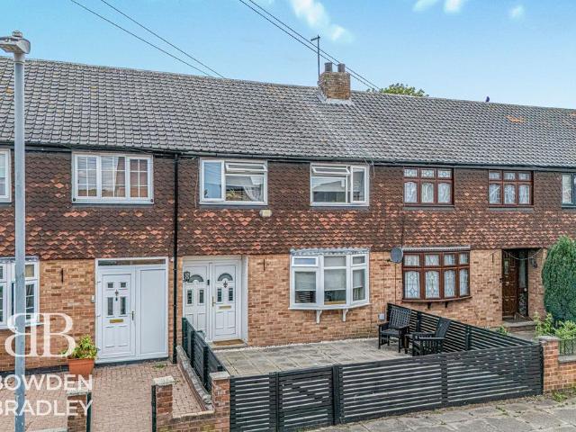 4 bedroom terraced house for sale