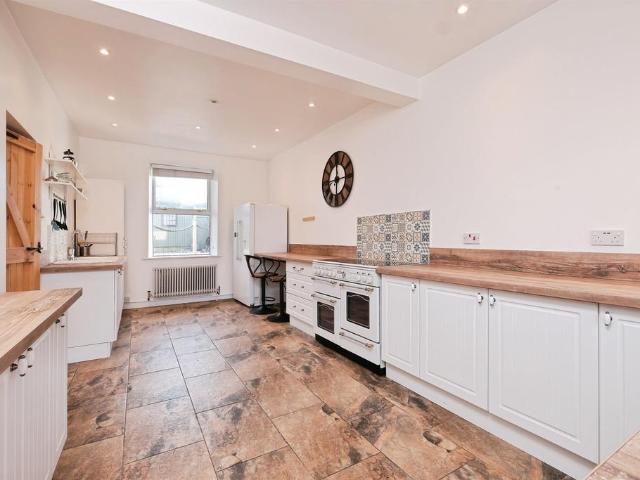 4 bedroom terraced house for sale