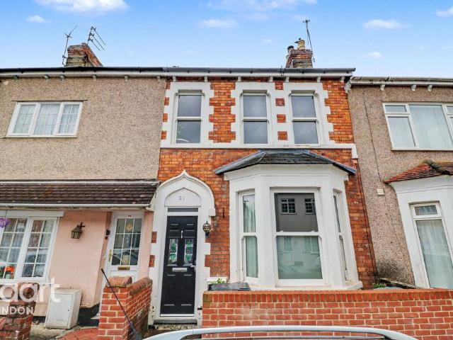 4 bedroom terraced house for sale