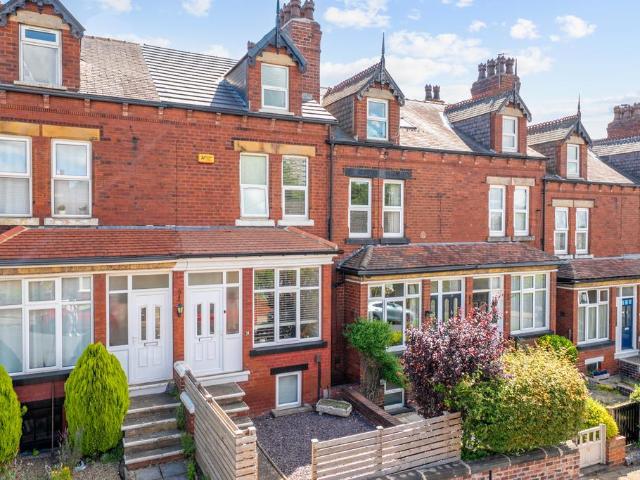 4 bedroom terraced house for sale