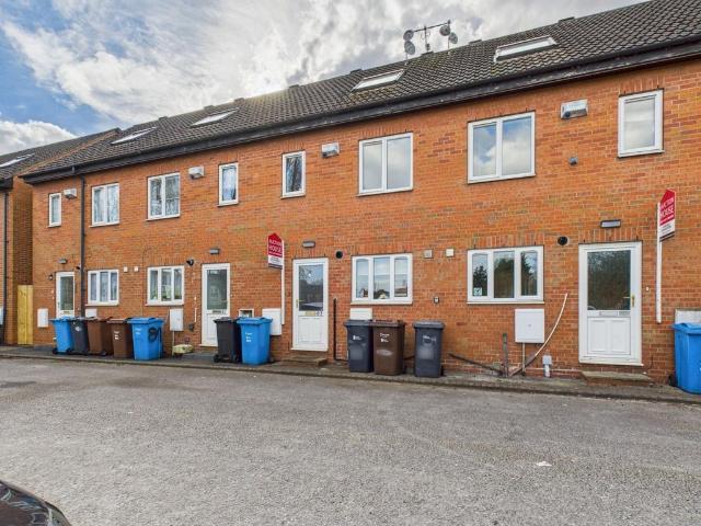 4 bedroom terraced house for sale