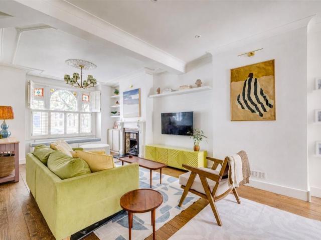 4 bedroom terraced house for sale