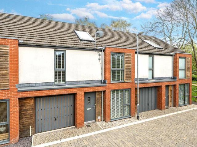 4 bedroom terraced house for sale