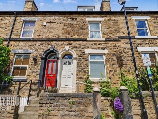 4 bedroom terraced house for sale