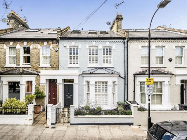 4 bedroom terraced house for sale