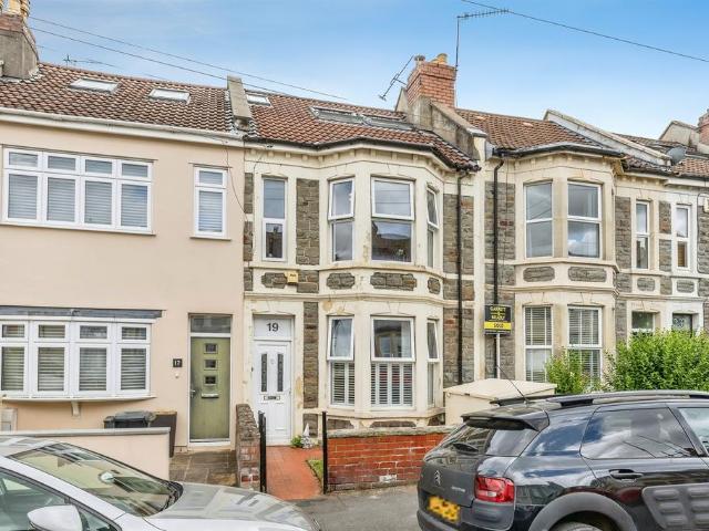 4 bedroom terraced house for sale