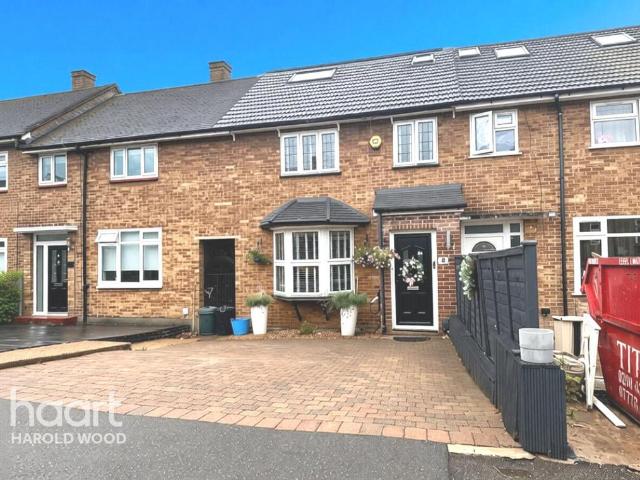 4 bedroom terraced house for sale