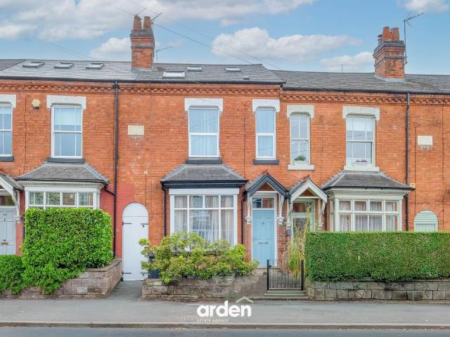 4 bedroom terraced house for sale