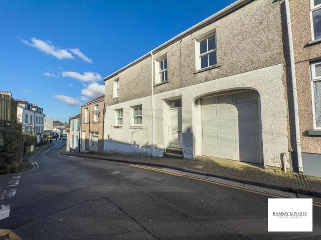 4 bedroom terraced house for sale