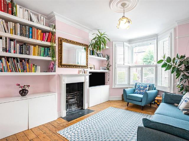 4 bedroom terraced house for sale