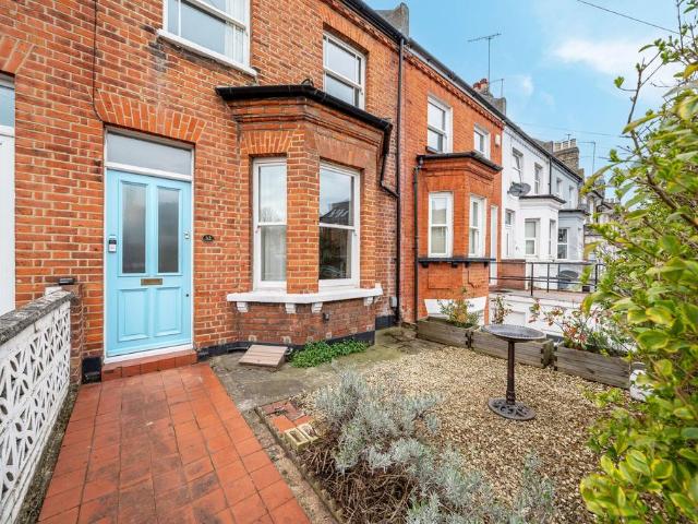 4 bedroom terraced house for sale