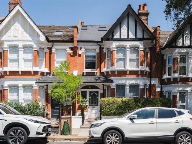 4 bedroom terraced house for sale