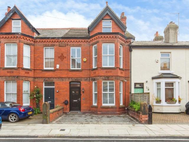4 bedroom terraced house for sale