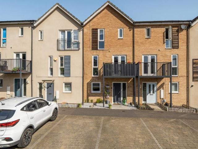 4 bedroom terraced house for sale