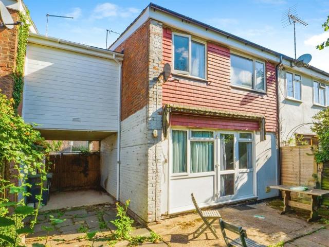 4 bedroom terraced house for sale