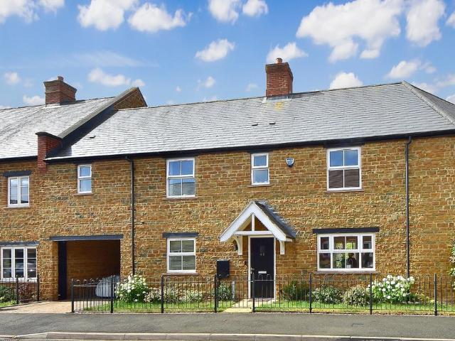 4 bedroom terraced house for sale