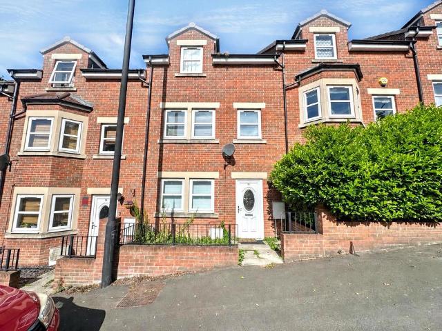 4 bedroom terraced house for sale