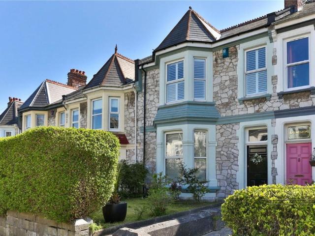 4 bedroom terraced house for sale