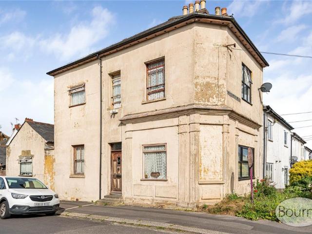 4 bedroom terraced house for sale