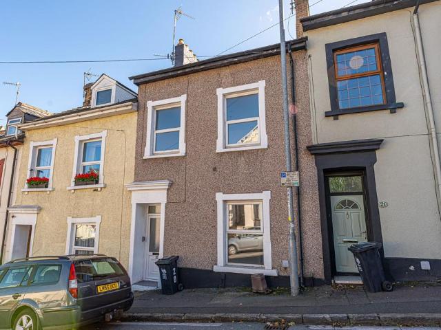 4 bedroom terraced house for sale