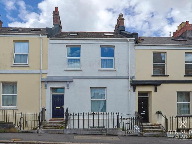 4 bedroom terraced house for sale