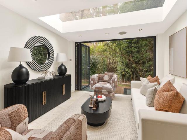 4 bedroom terraced house for sale