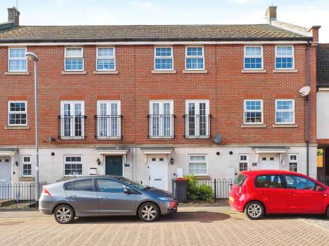 4 bedroom terraced house for sale