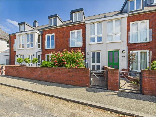 4 bedroom terraced house for sale