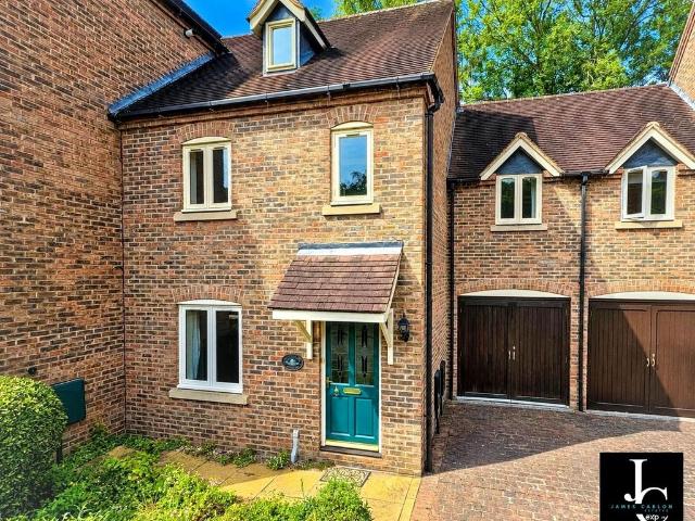 4 bedroom terraced house for sale