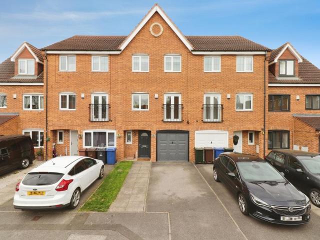 4 bedroom terraced house for sale
