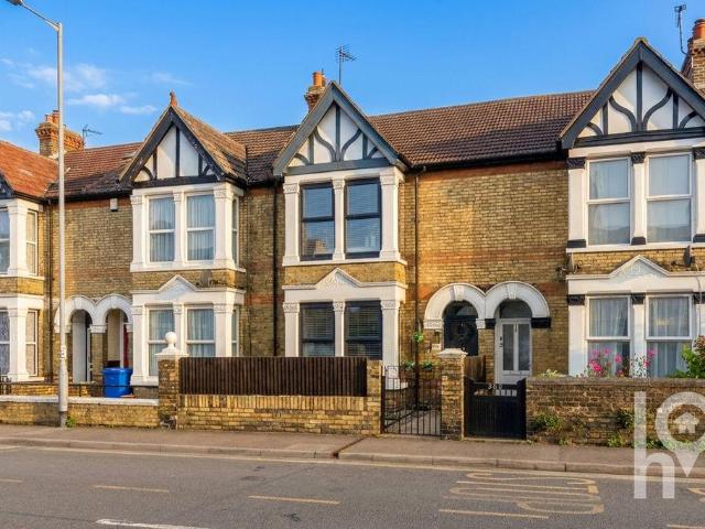 4 bedroom terraced house for sale
