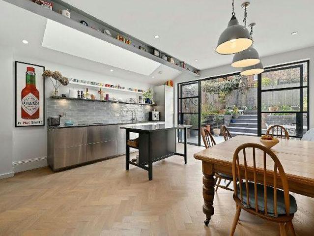 4 bedroom terraced house for sale