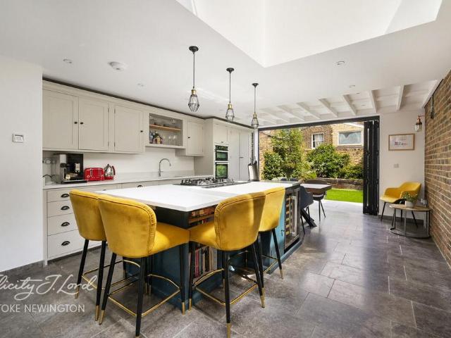 4 bedroom terraced house for sale