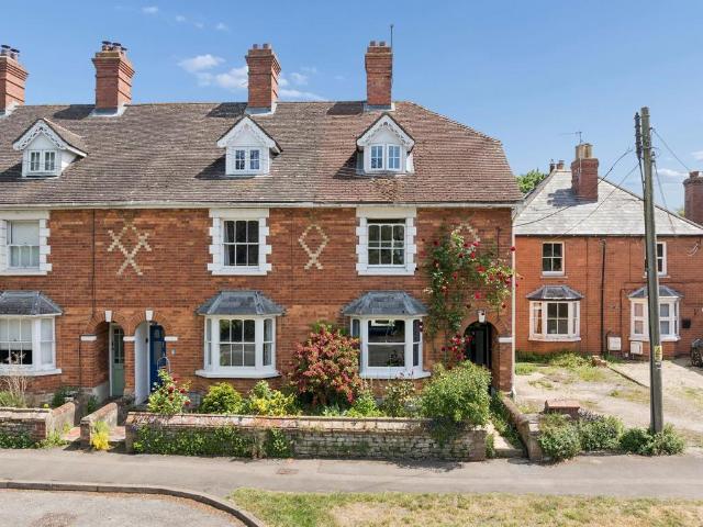 4 bedroom terraced house for sale