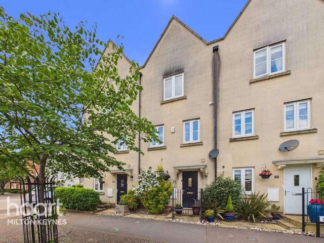 4 bedroom terraced house for sale