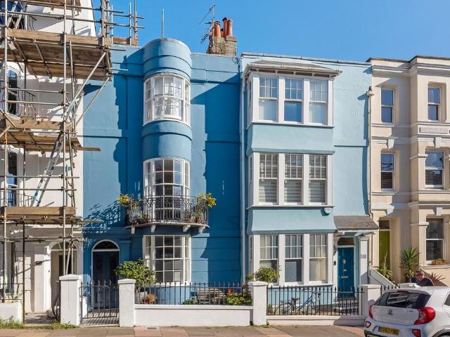 4 bedroom terraced house for sale