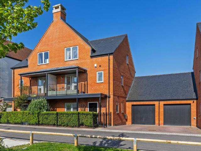 4 bedroom semi detached house for sale